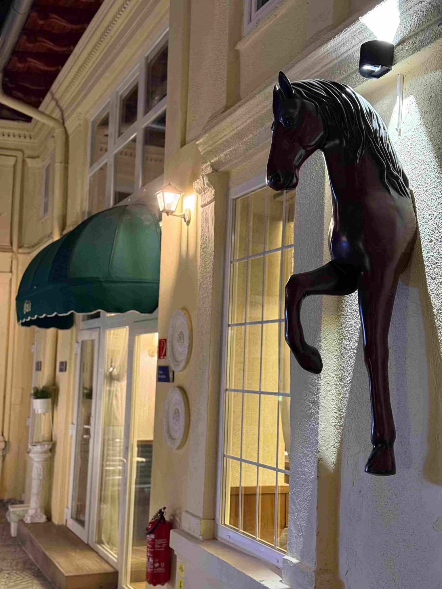 Home - Oasis Inn Budapest